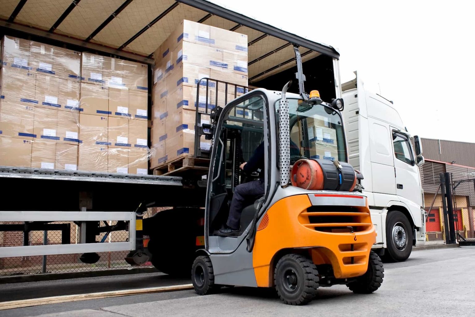Faster Dock Turnaround | How Zelo Express Keeps Doors Productive 2026